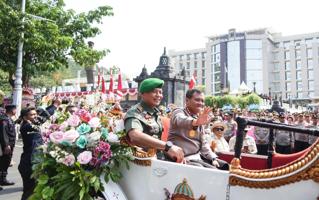 Perpisahan Penuh Haru; Farewell Parade untuk Komjen Pol Ahmad Luthfi Di ...