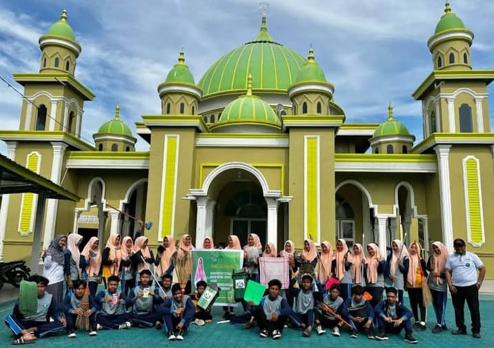 SMAN 2 Buay Bahuga Tebar Kebaikan: Bakti Sosial Sambut Ramadhan 1446 H ...