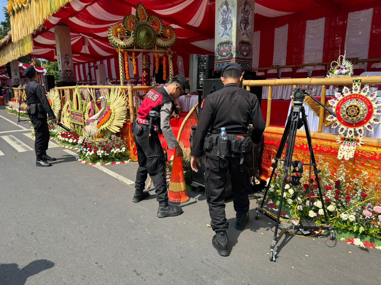Pastikan Keamanan Unit Jibom Sterilisasi Panggung Undangan PKB 2025 ...