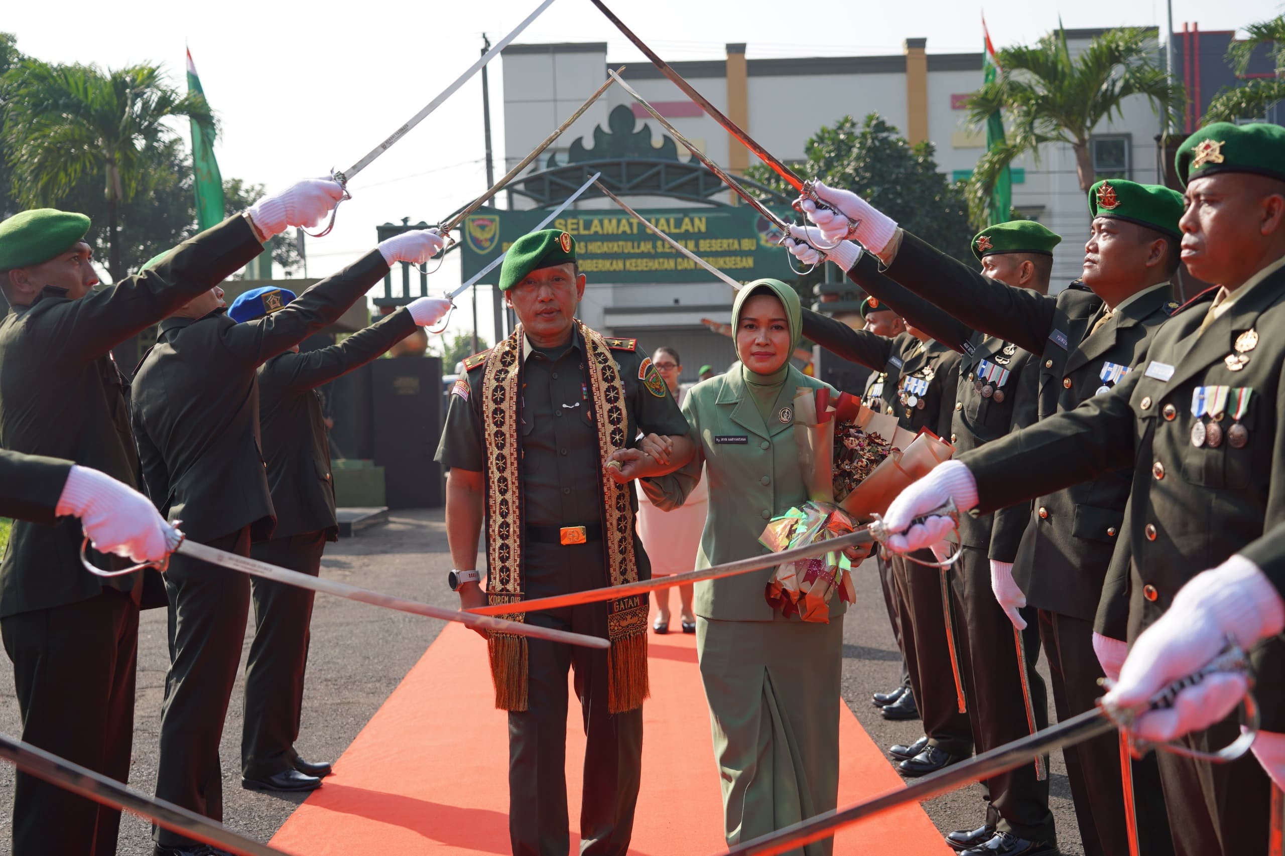 Tongkat Komando Korem 043/Gatam Resmi Berpindah dari Brigjen TNI Rikas ...